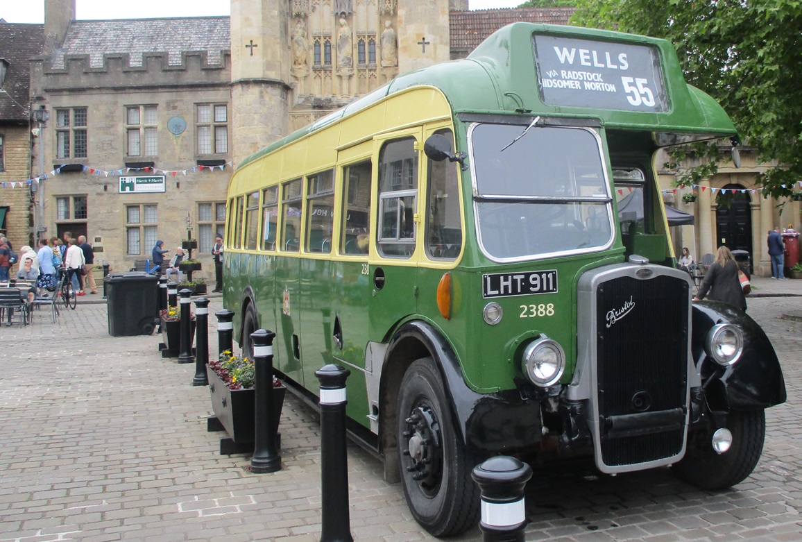Enthusiasts prepare buses for free New Year’s Day service - Wells Voice